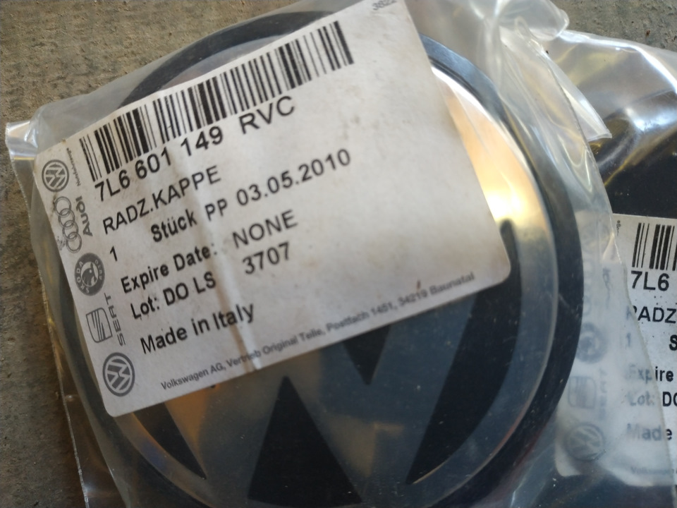 Декоративный колпак колёсного диска на Volkswagen Beetle (A5 ...