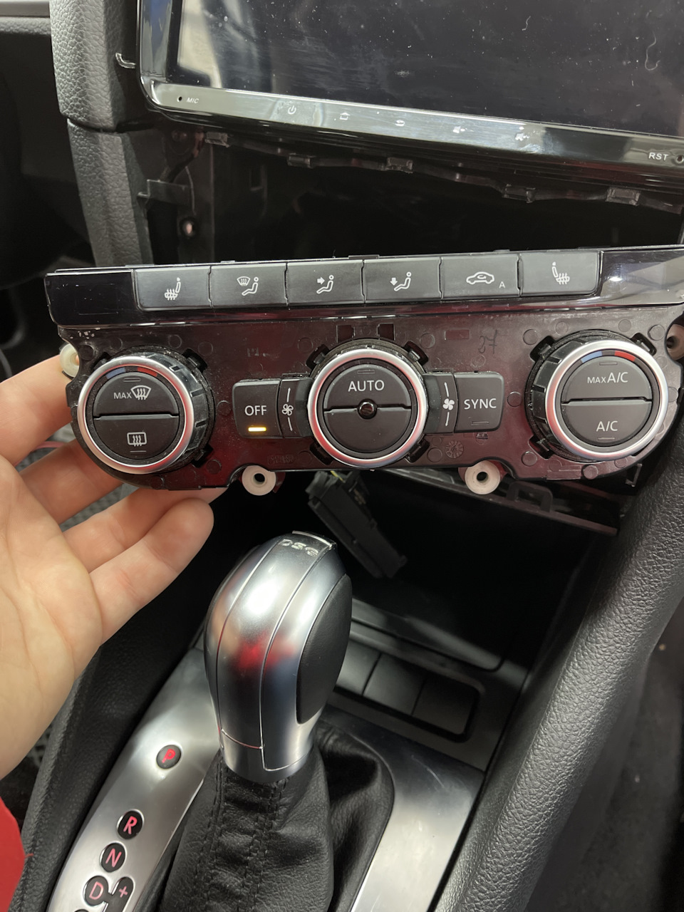 Климат нового образца — Volkswagen Golf Mk6, 1,4 л, 2011 года | своими ...