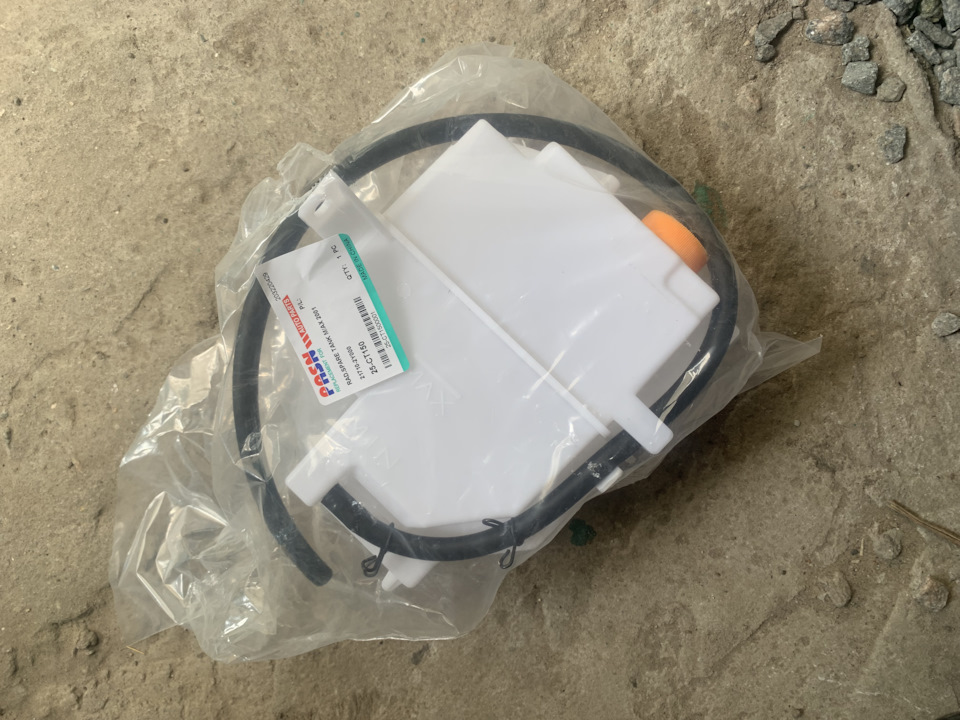 Заменил бачок — Nissan Maxima QX (A33), 2 л, 2002 года | своими руками ...