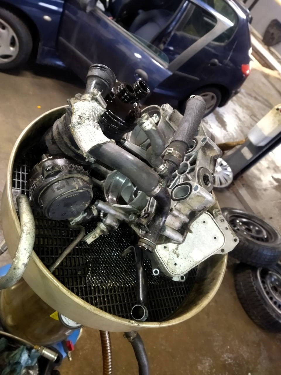 Разборки с развалом — Audi Q7 (1G), 3 л, 2008 года | плановое ТО | DRIVE2