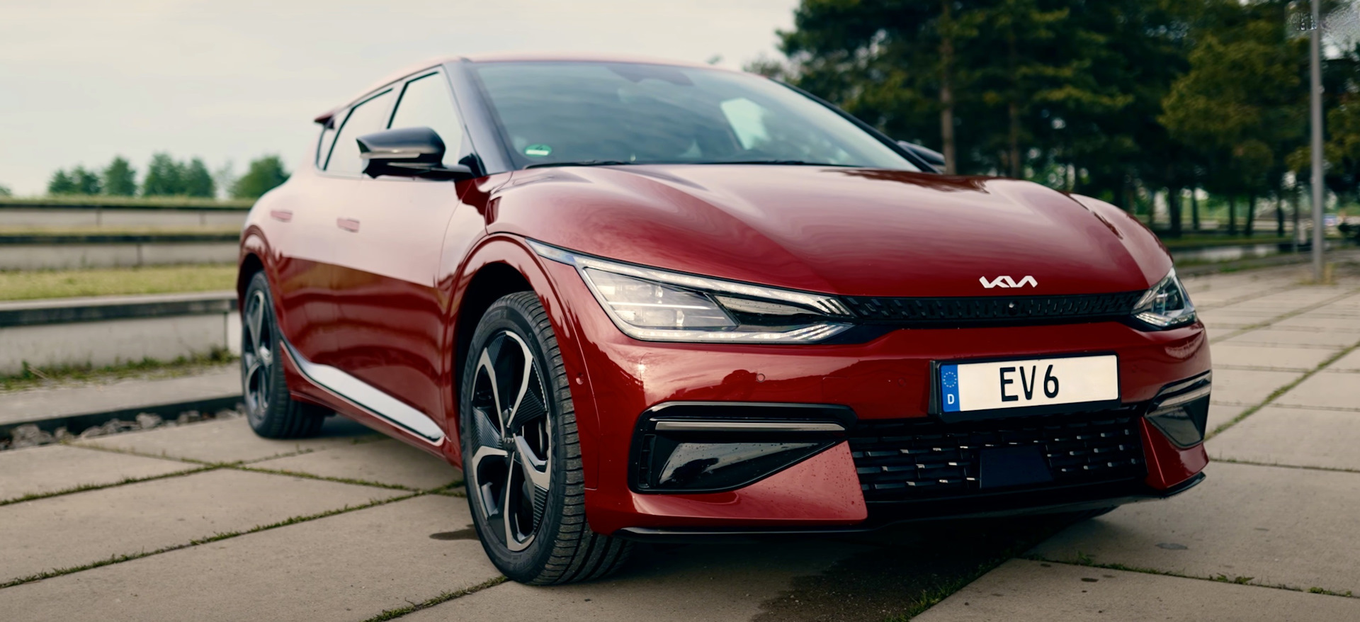 Ferrari F355 против Kia EV6. — KIA EV6, 2022 года | наблюдение | DRIVE2