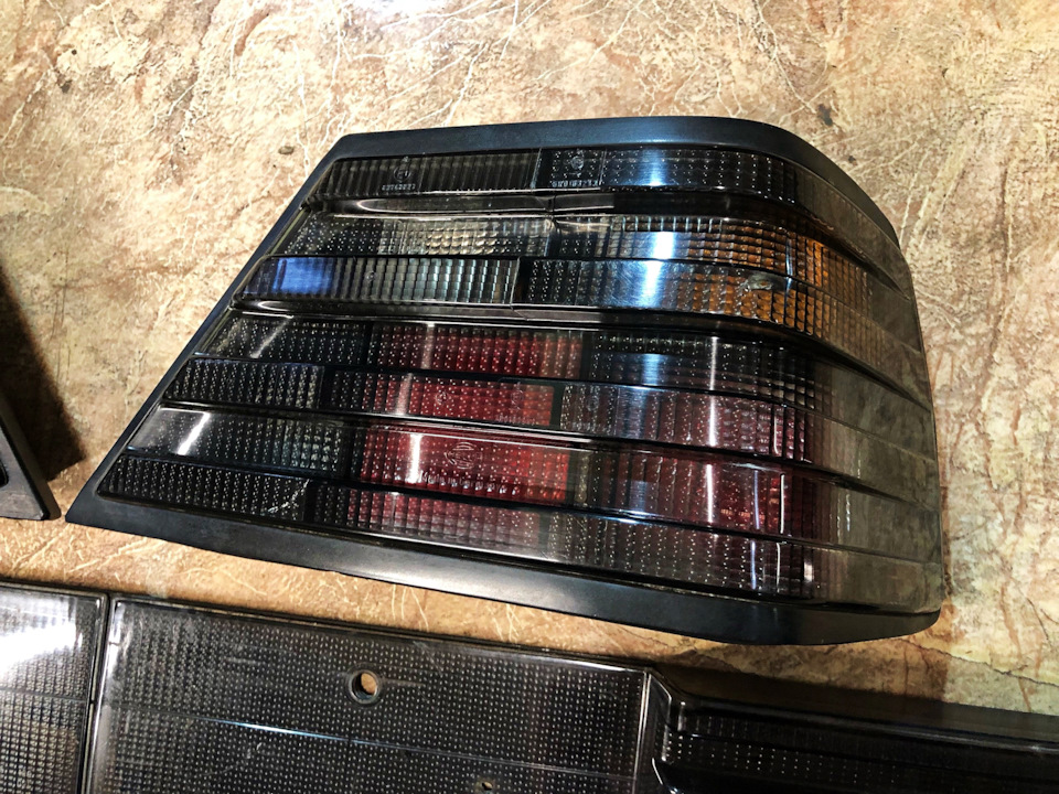 Комплект Hella Black W124 оригинал на Mercedes-Benz 190 (W201 ...