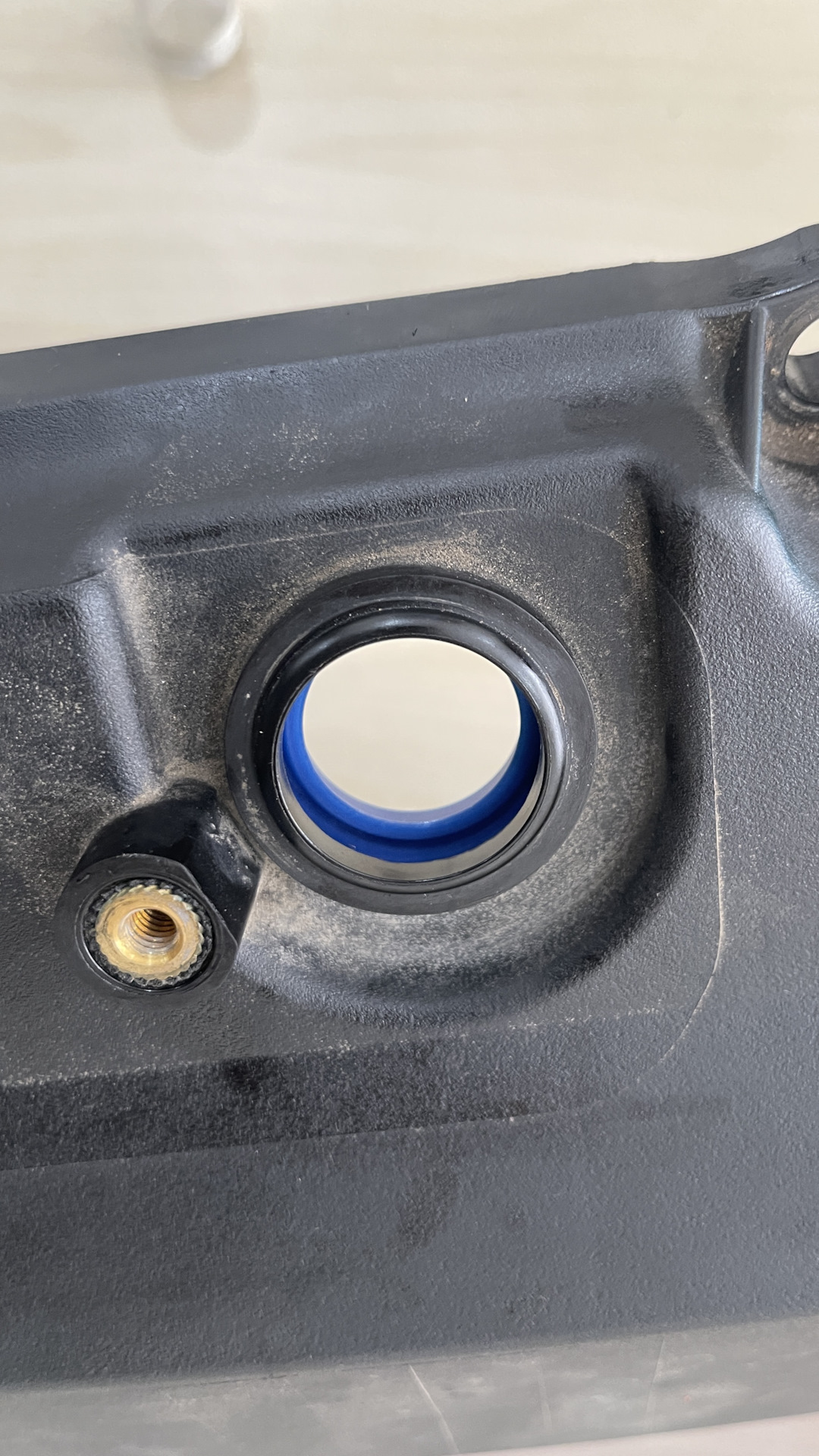 Замена уплотнений свечных колодцев 6b31 — Mitsubishi Outlander XL, 3 л ...