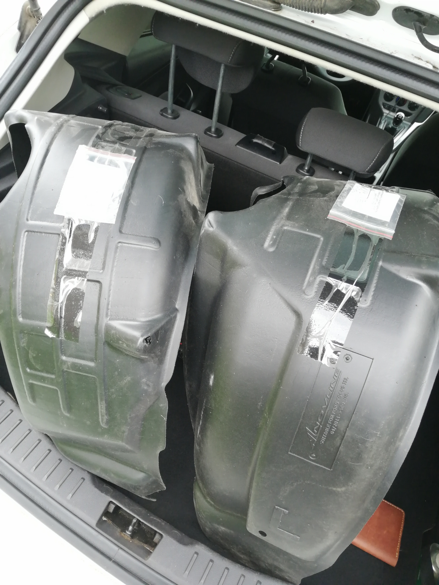 Подкрылки задние NOVLINE — Ford Focus III Hatchback, 1,6 л, 2013 года ...