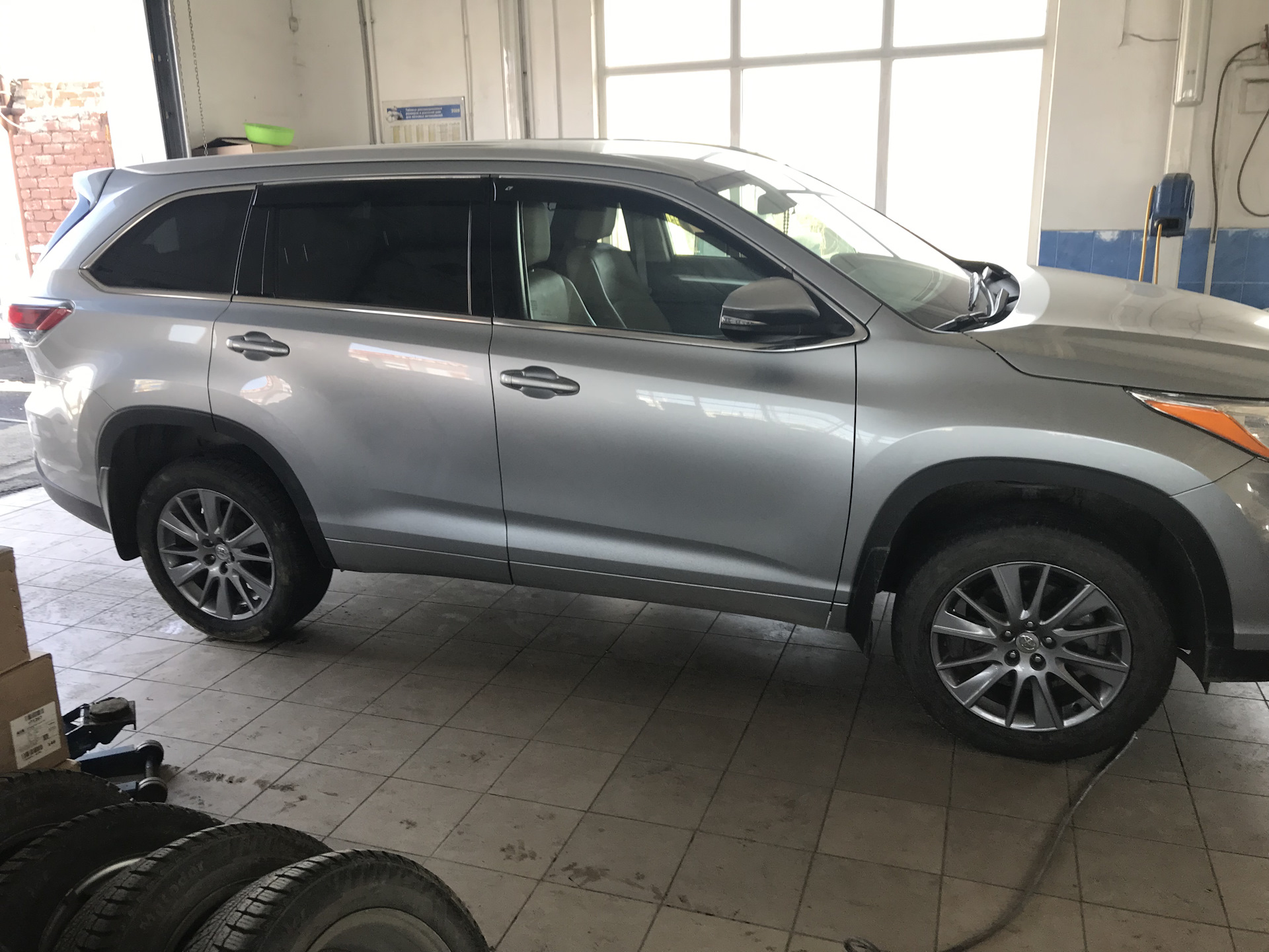 Тишина и покой! — Toyota Highlander (XU50), 2,7 л, 2014 года | шины ...