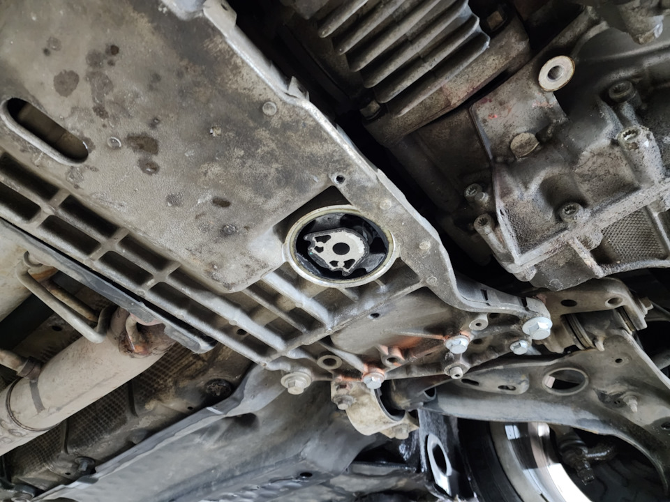 Замена сайлентблоков подрамника и гитары — Skoda Octavia RS A5 Mk2, 2 л ...