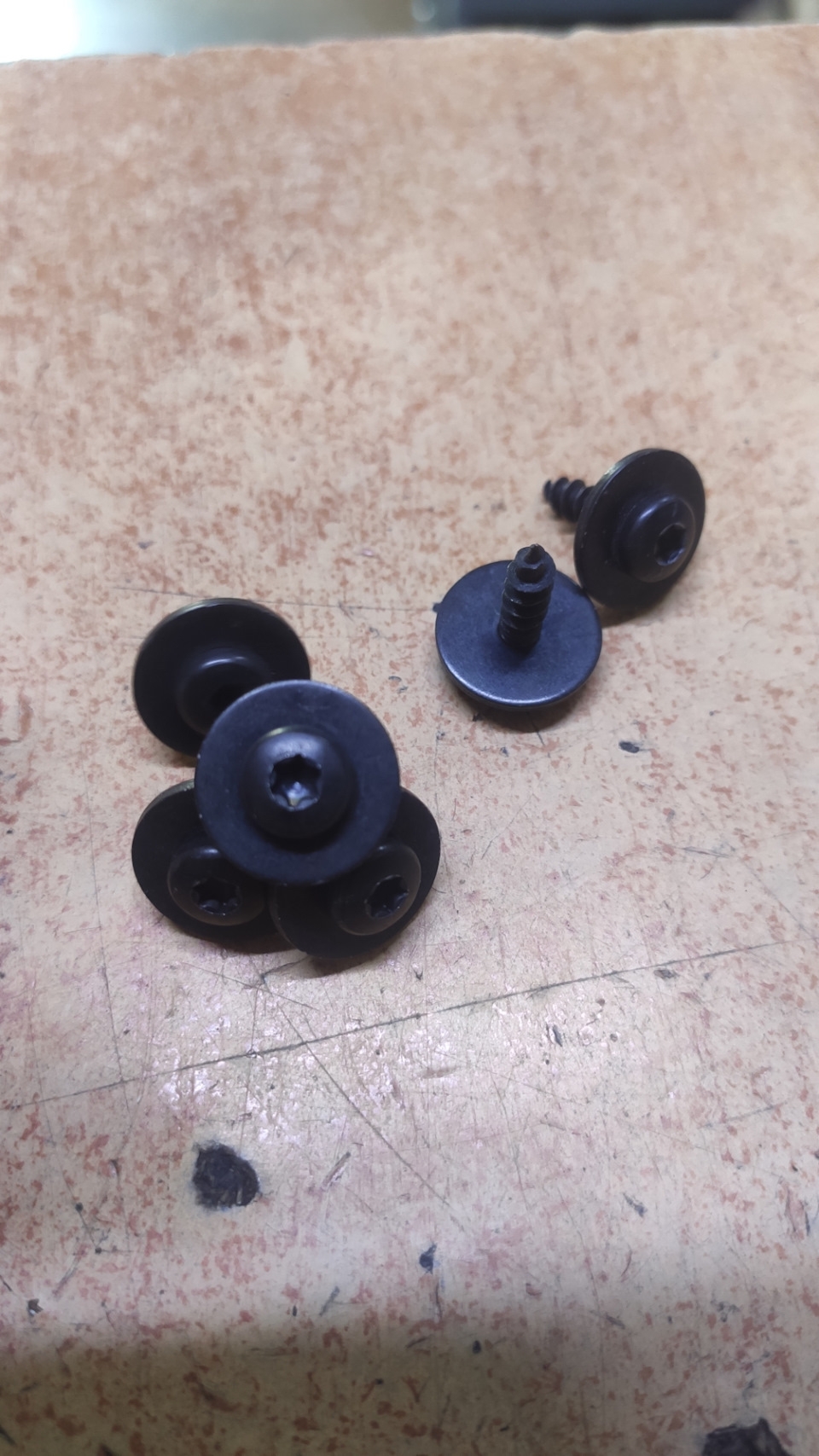 7703017078 Болт крепления RENAULT | Запчасти на DRIVE2