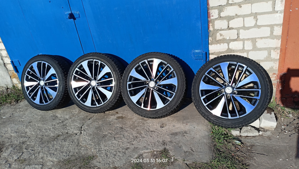 Шины зимние шипованные LingLong 225/45 R18, литые диски 7,5Jx18 ET46 ...