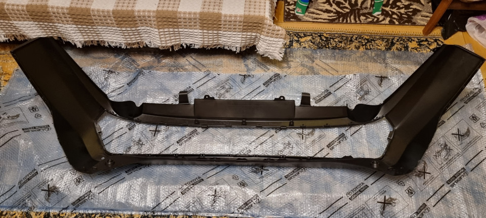 Замена поцарапанного бампера. — Toyota RAV4 (5G), 2,5 л, 2020 года ...