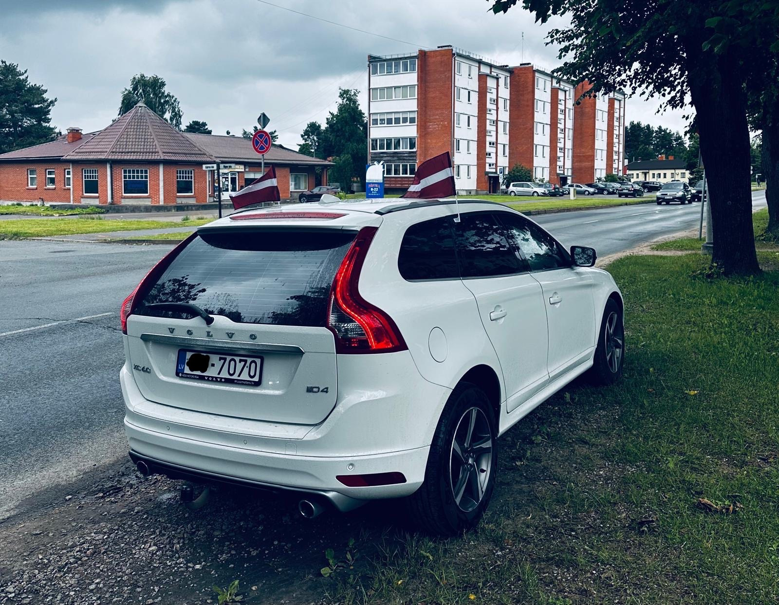 С праздниками Лиго и Янов день! 🇱🇻 — Volvo XC60 (1G), 2 л, 2014 года | просто так | DRIVE2