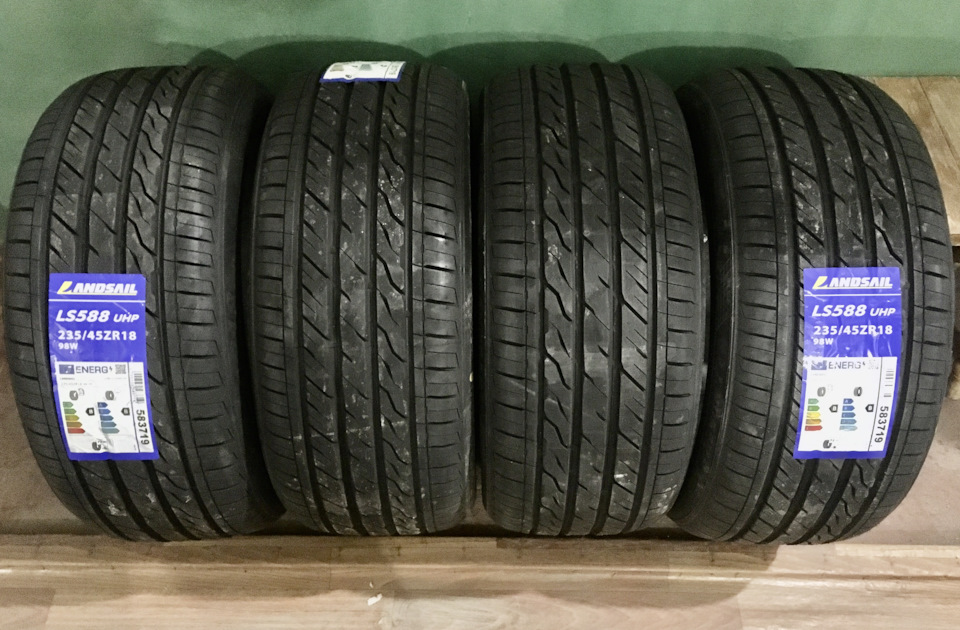 Новые летние шины Landsail LS588 UHP 235/45ZR18 98W — Ford Mondeo IV, 2 л, 2013 года | шины | DRIVE2