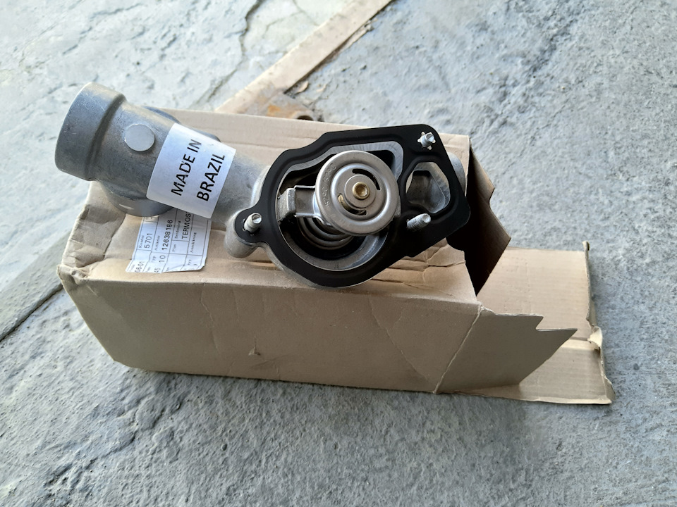 12638186 Термостатический регулируемый клапан системы охлаждения GM ...