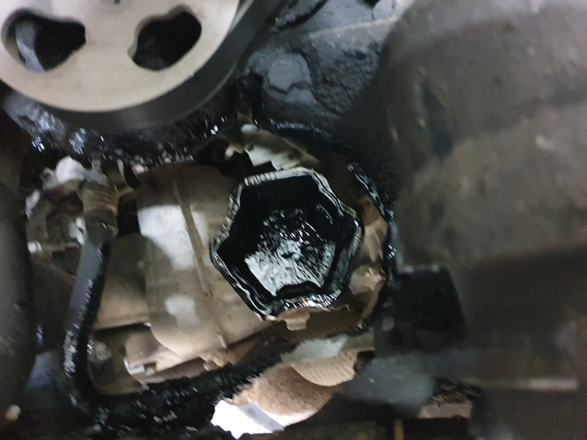 Замена правого пыльника внутреннего шруса, все норм едим дальше 😉😉😉 ...