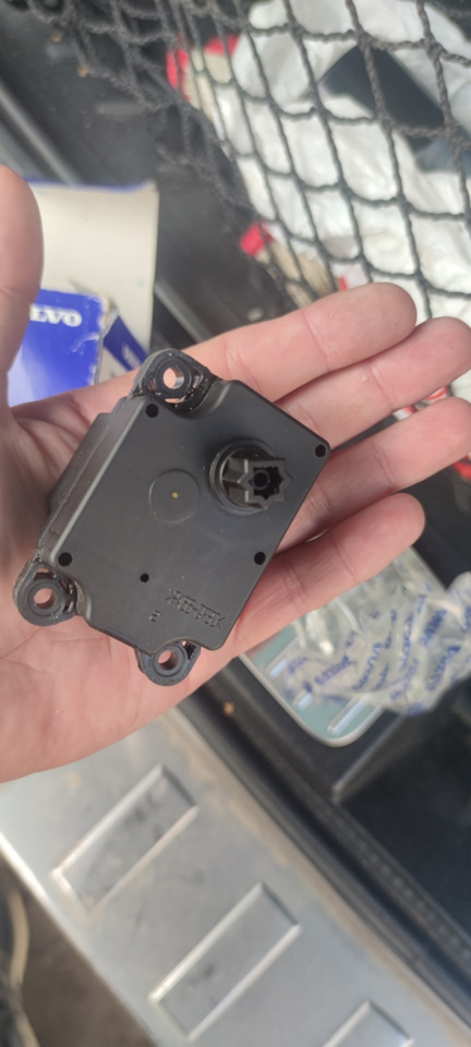 Моторчик регулировки заслонок Вольво 30733779. | 15 000 ₽ в городе ...