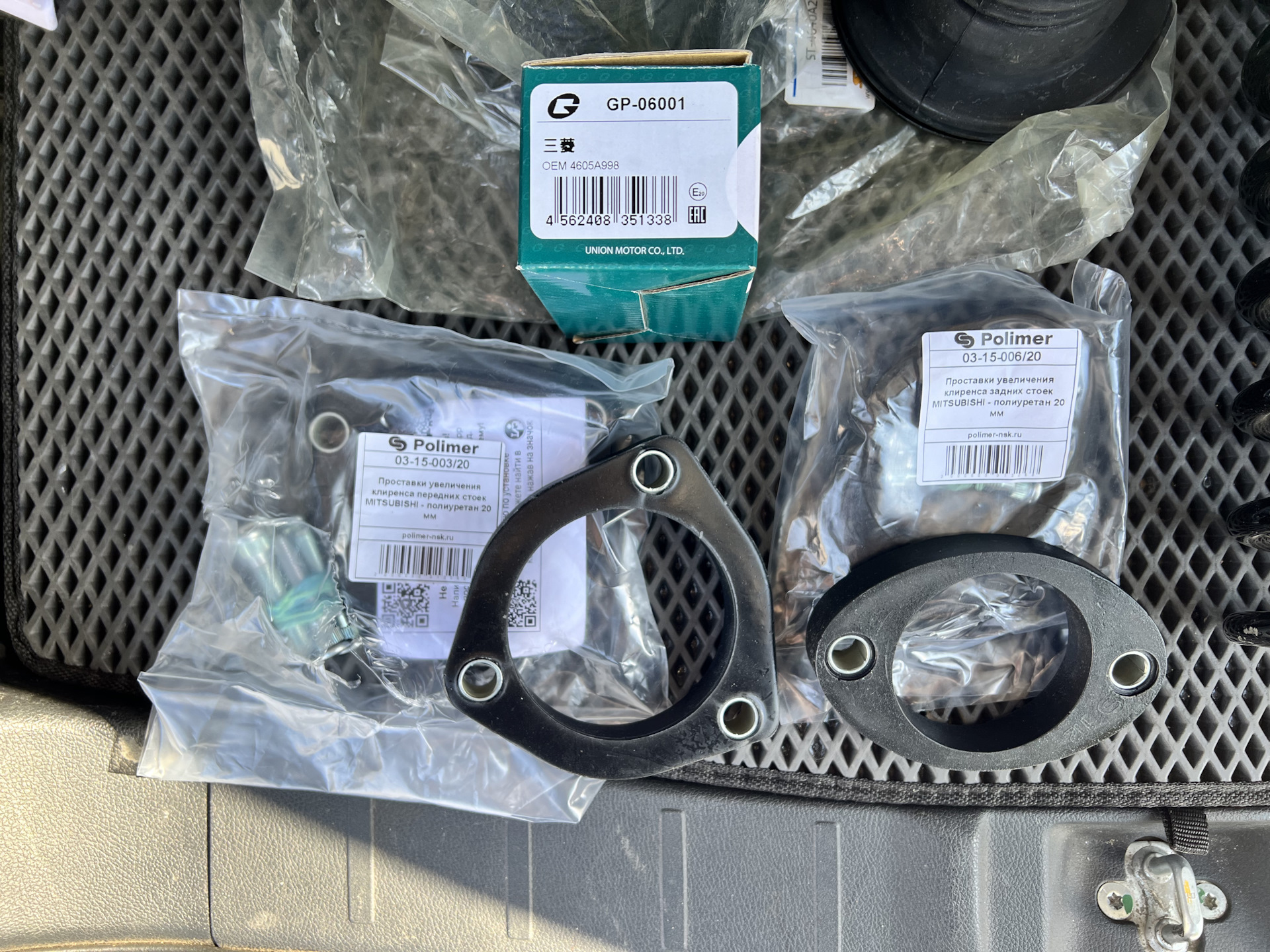 Прокачка стоек, замена задних пружин и установка проставок 20мм ...