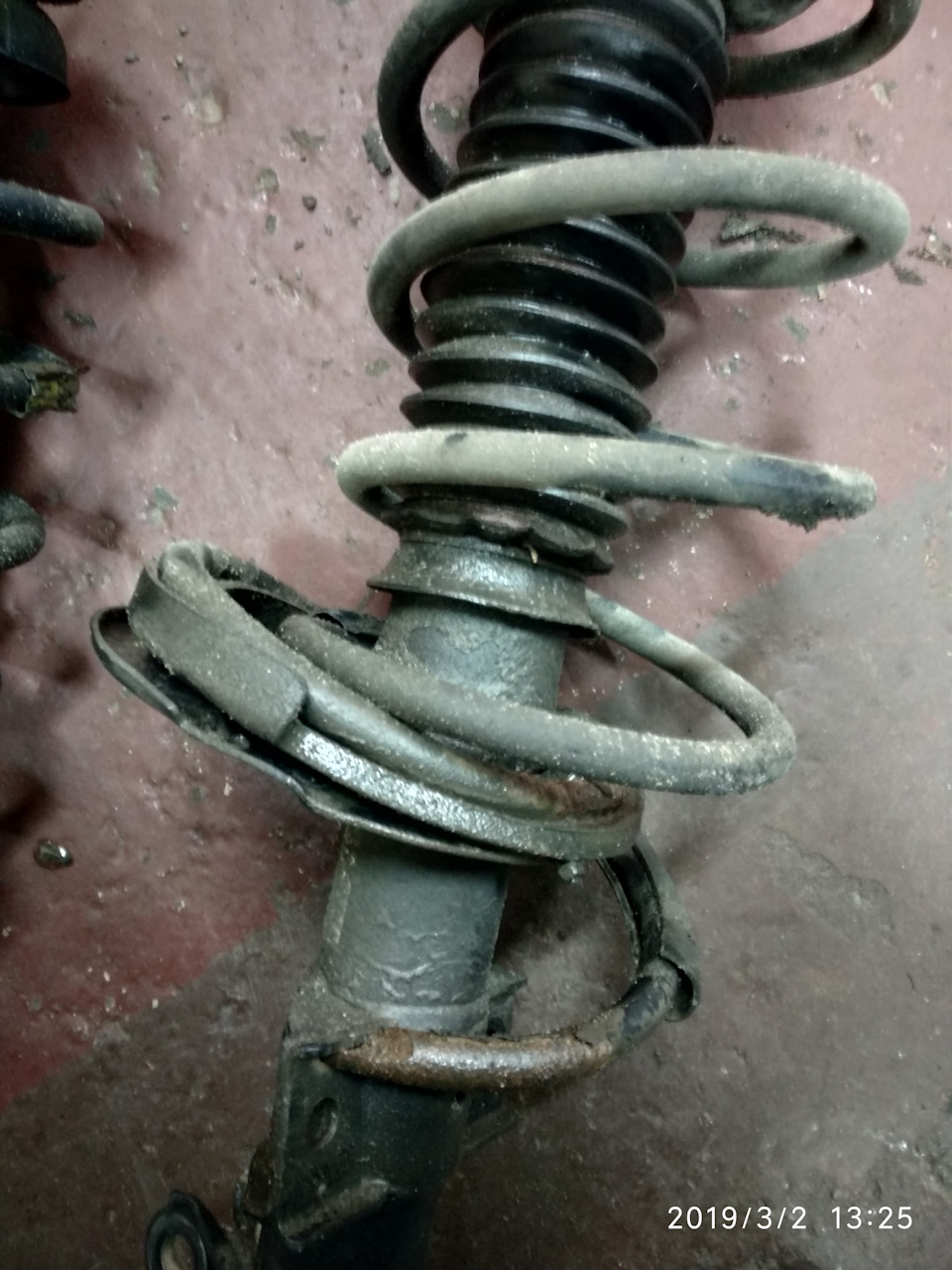 Замена стоек и пружин — Volvo XC70 II, 2,5 л, 2006 года | своими руками ...