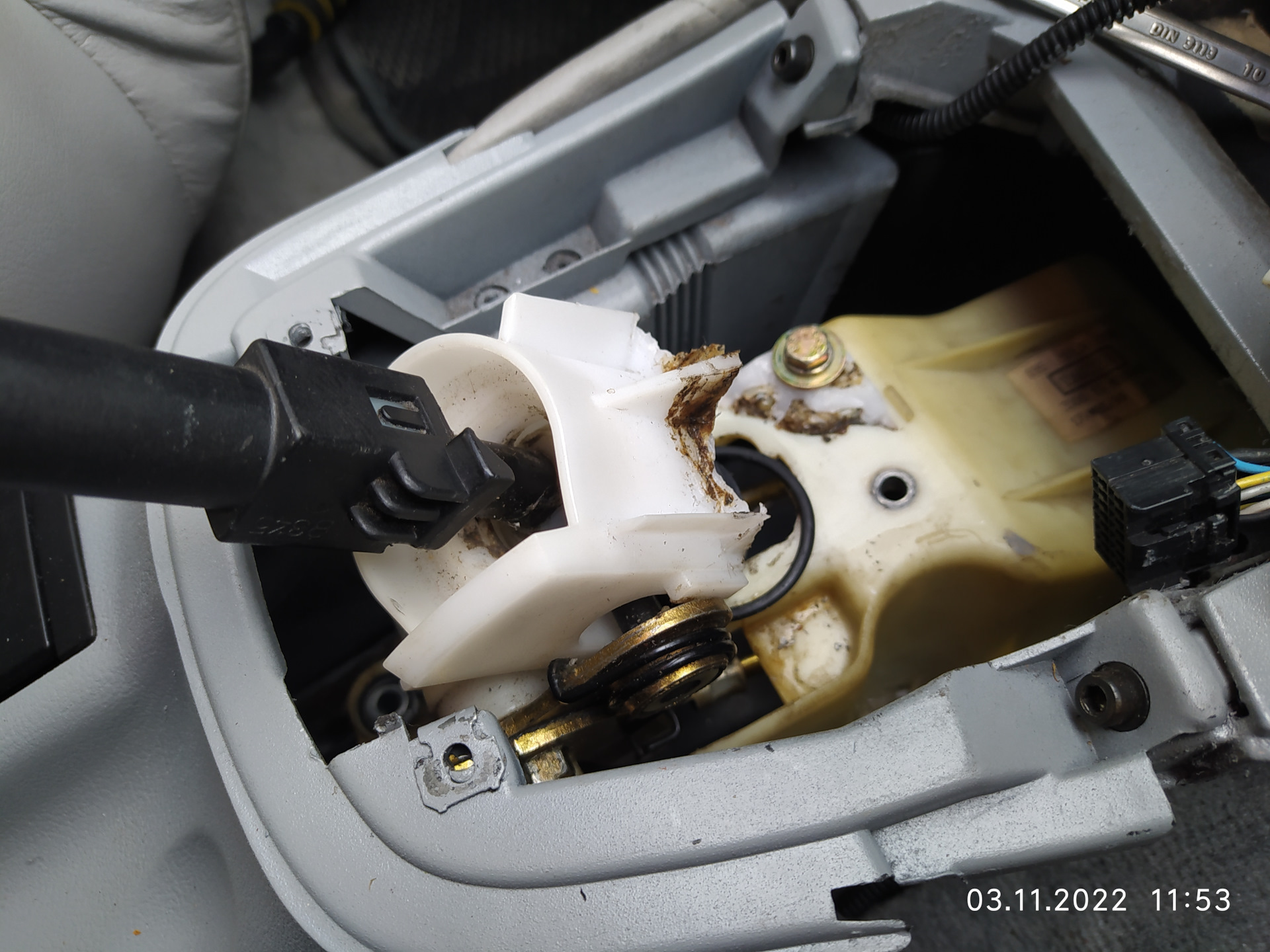 68.Alfa Romeo 166 2.0 T.S.Замена замка и ремкомплекта кулисы. — Alfa ...