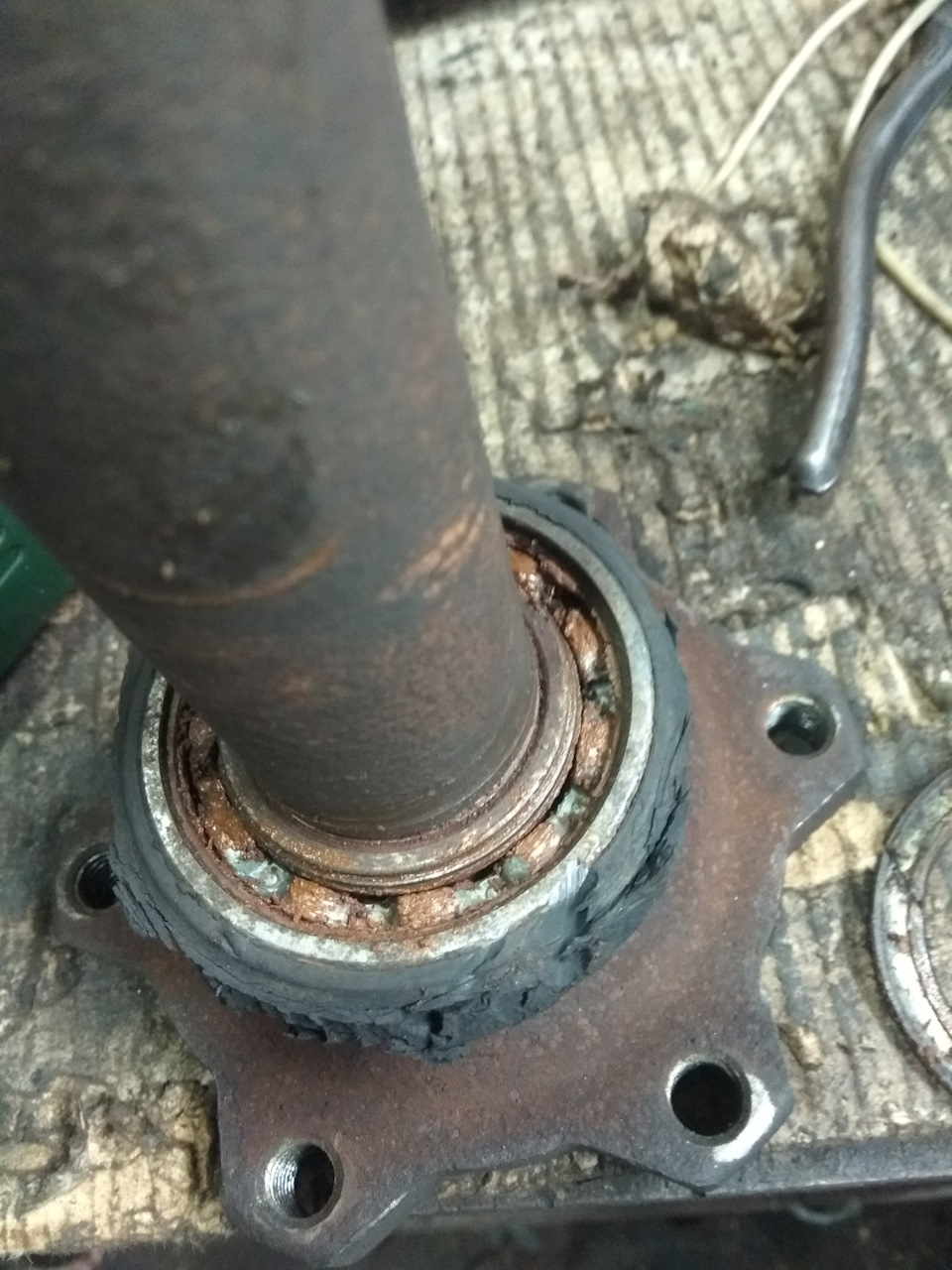 Замена подвесного подшипника. — Volkswagen Sharan (1G), 1,9 л, 2004 ...