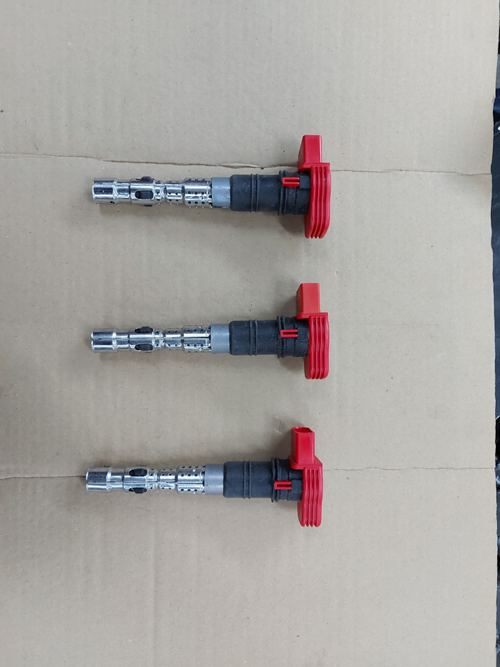 077905115T Катушка зажигания / AUDI A-4,6,8, Allroad (8 цилиндров) 01 ...