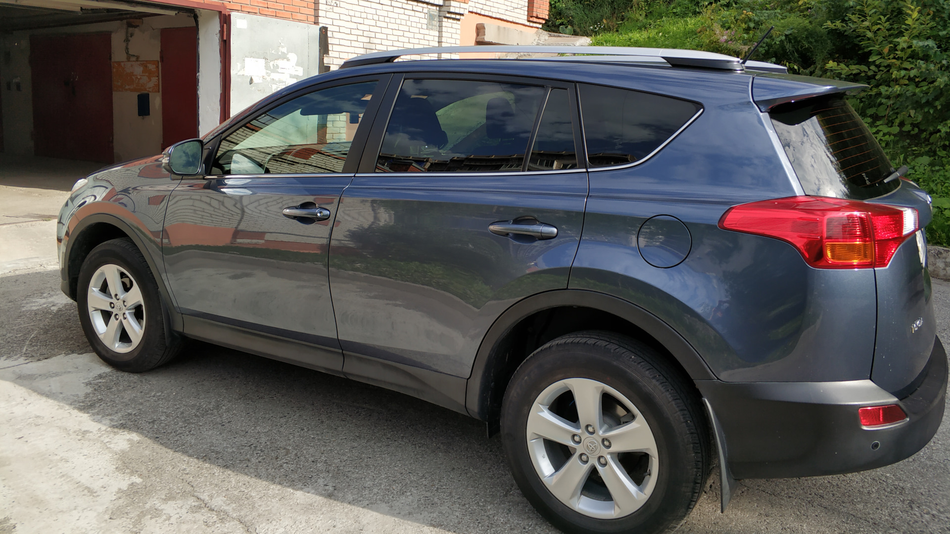 Toyota RAV4 (IV) 2.0 бензиновый 2014 | на DRIVE2