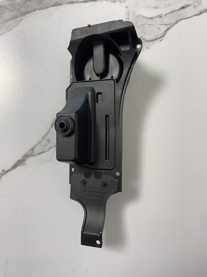 Клапан КВКГ для мотора 3,6 022103515B на Volkswagen Touareg (2G). | 11 ...