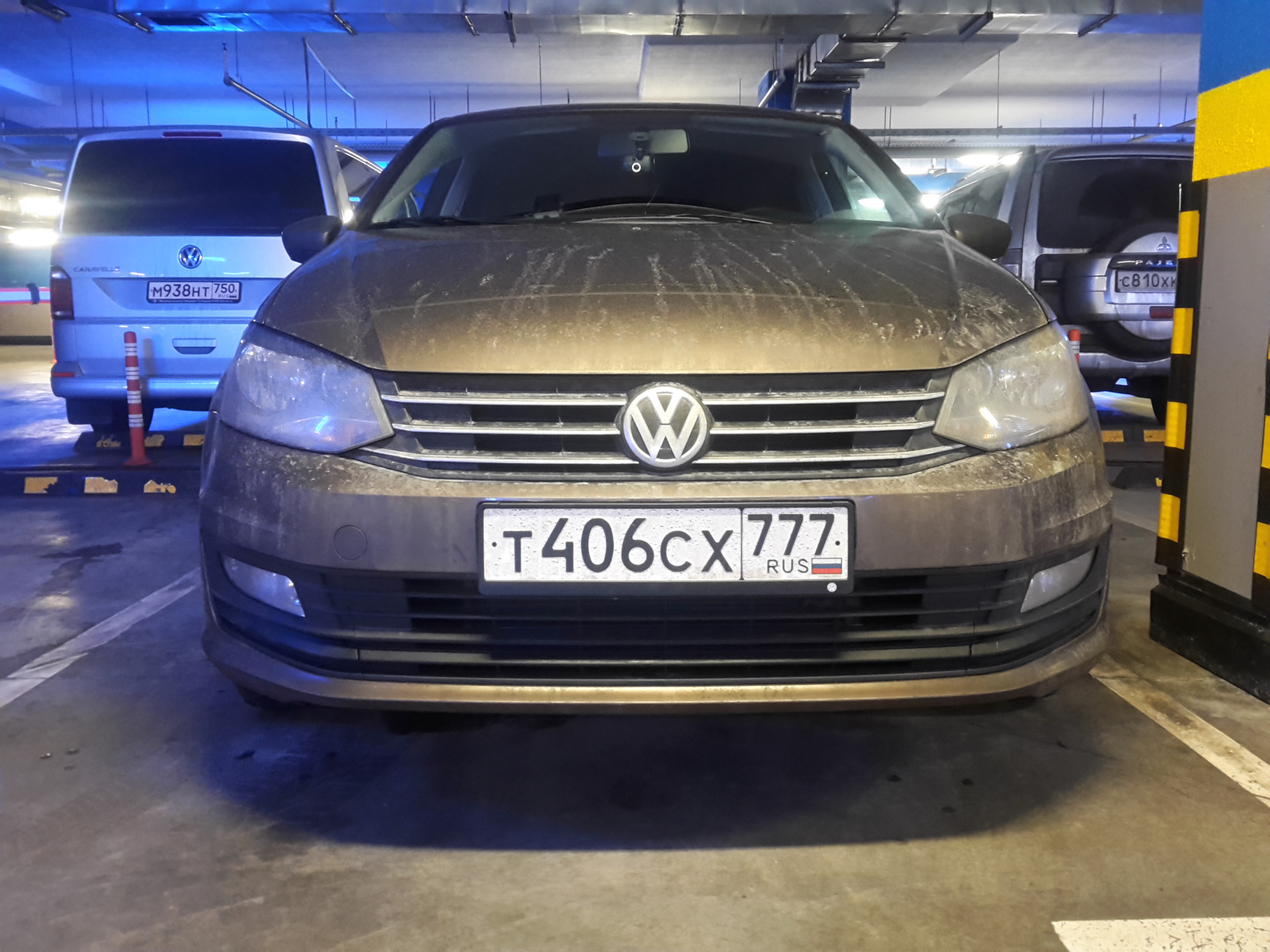 Оригинальные рамки VW — Volkswagen Polo Sedan, 1,6 л., 2016 года ...