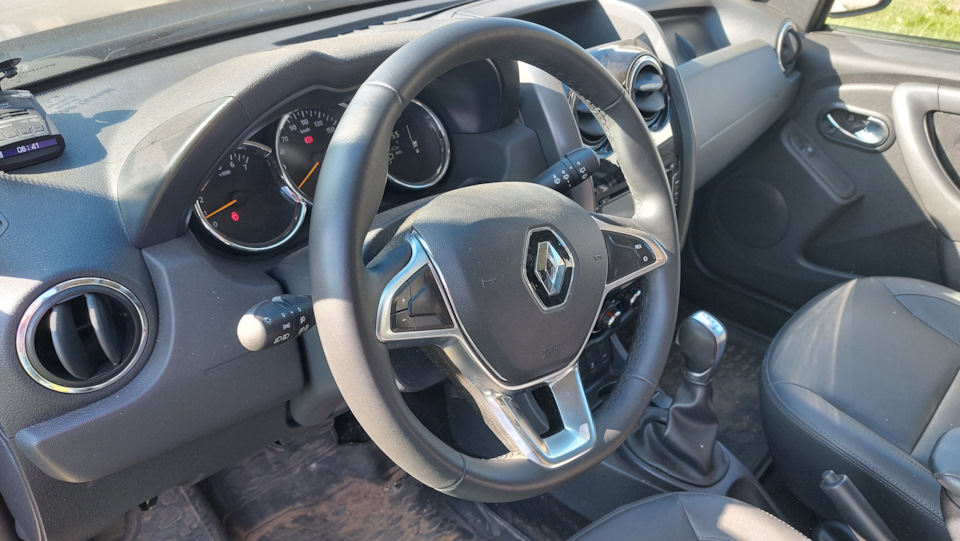 Меняем руль старого образца на новый. — Renault Duster (1G), 2 л, 2018 ...