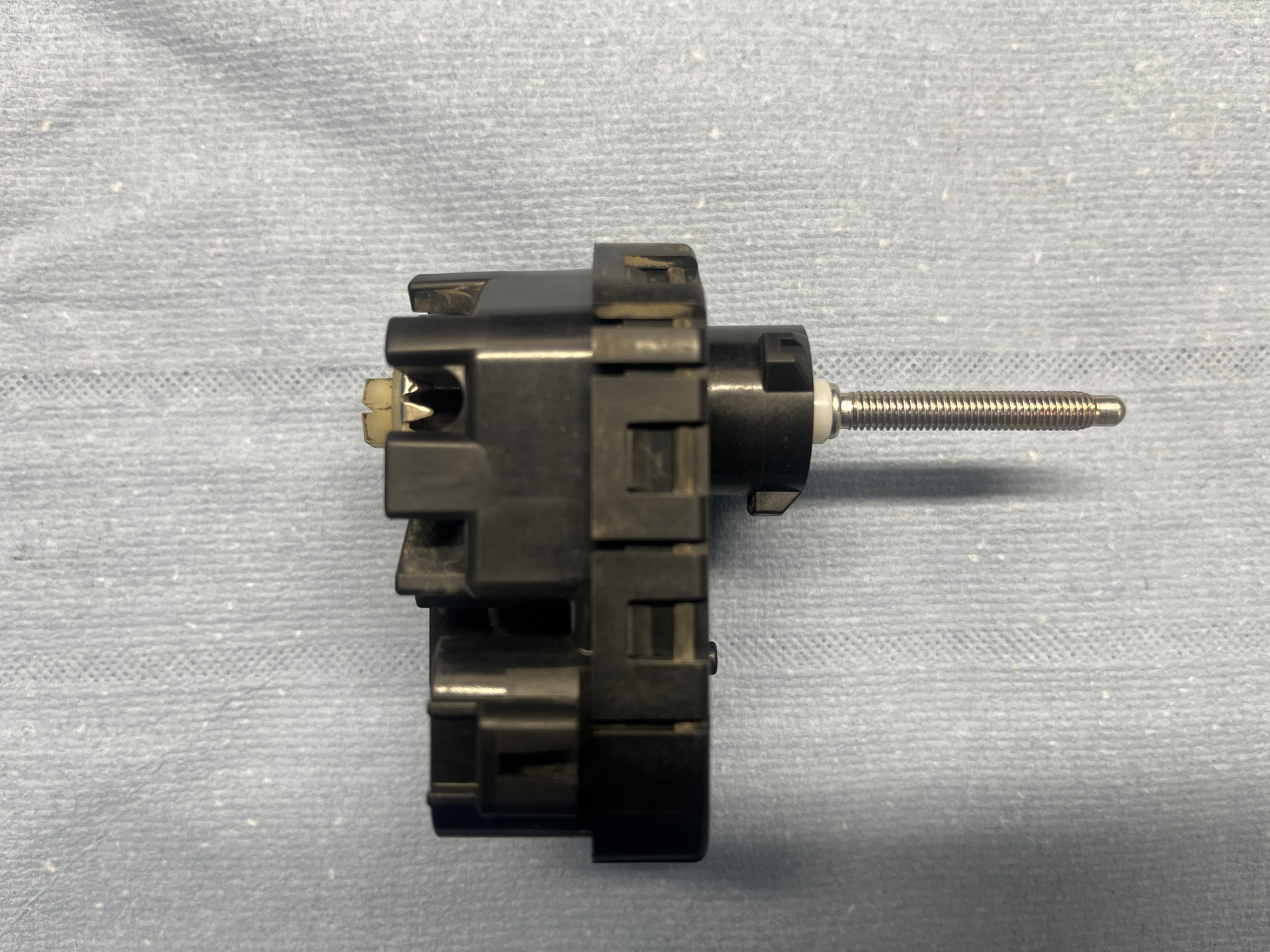 Электрокорректор фар Koito — Mitsubishi Pajero (4G), 3,8 л, 2008 года ...