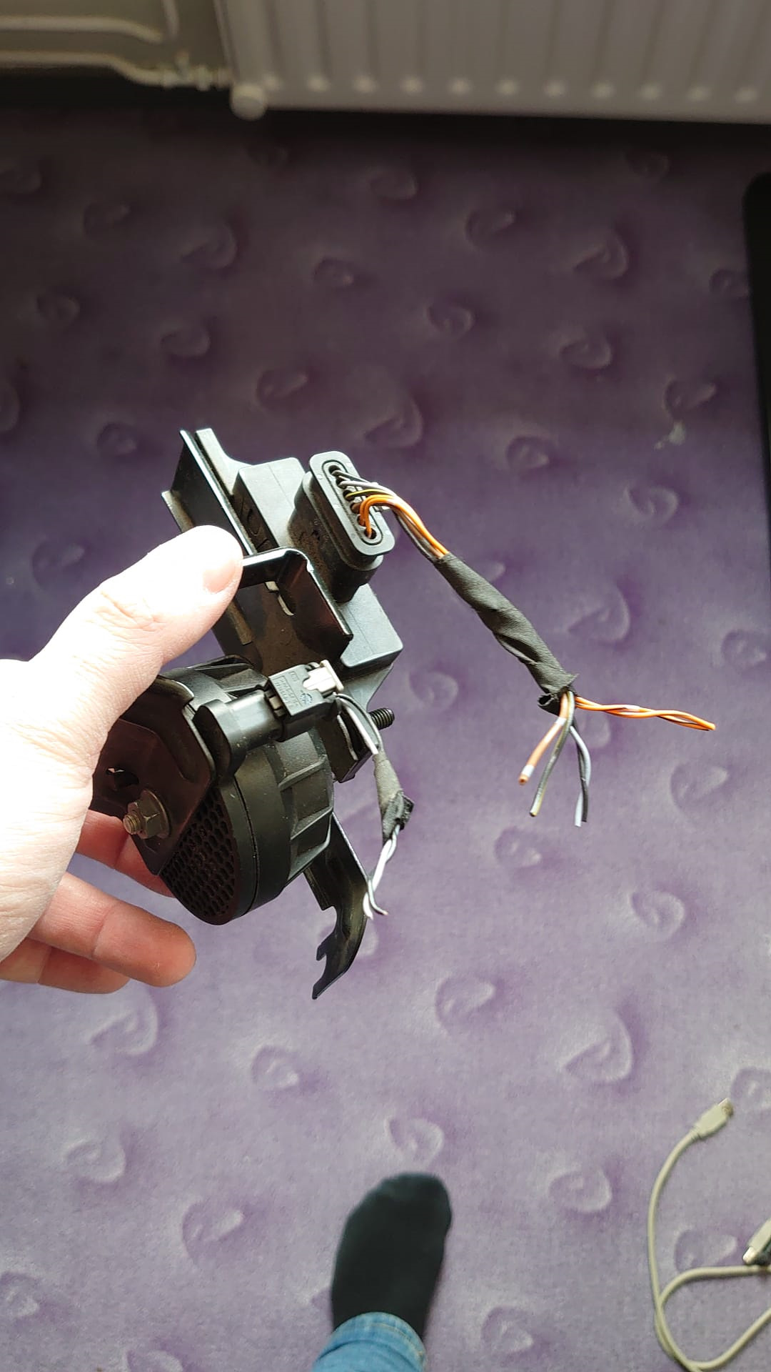 Retrofitting the Soundaktor/ Structure born noise generator. — SEAT ...