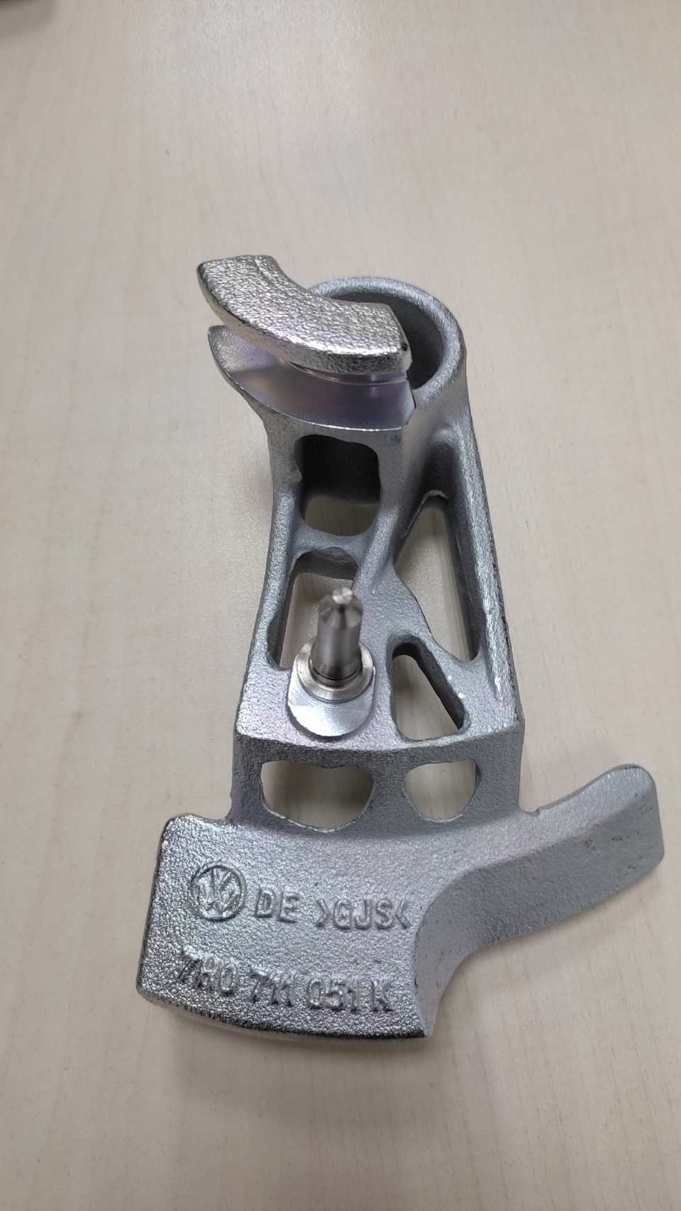 7H0711051K Рычаг переключения передач VAG | Запчасти на DRIVE2