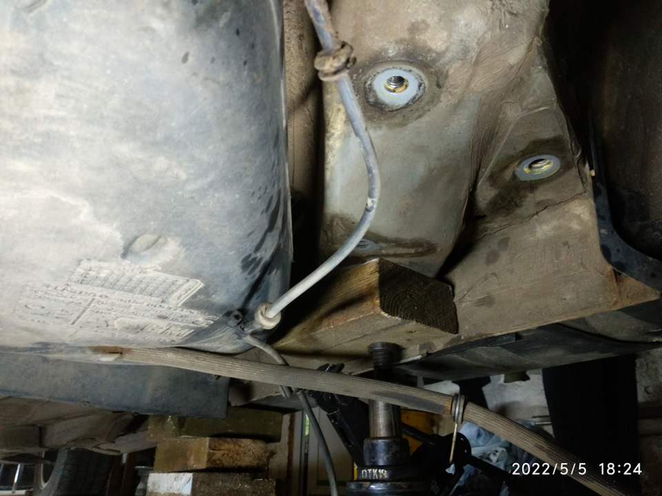 Капитальная переборка задней подвески и замена тормозных трубок и ...