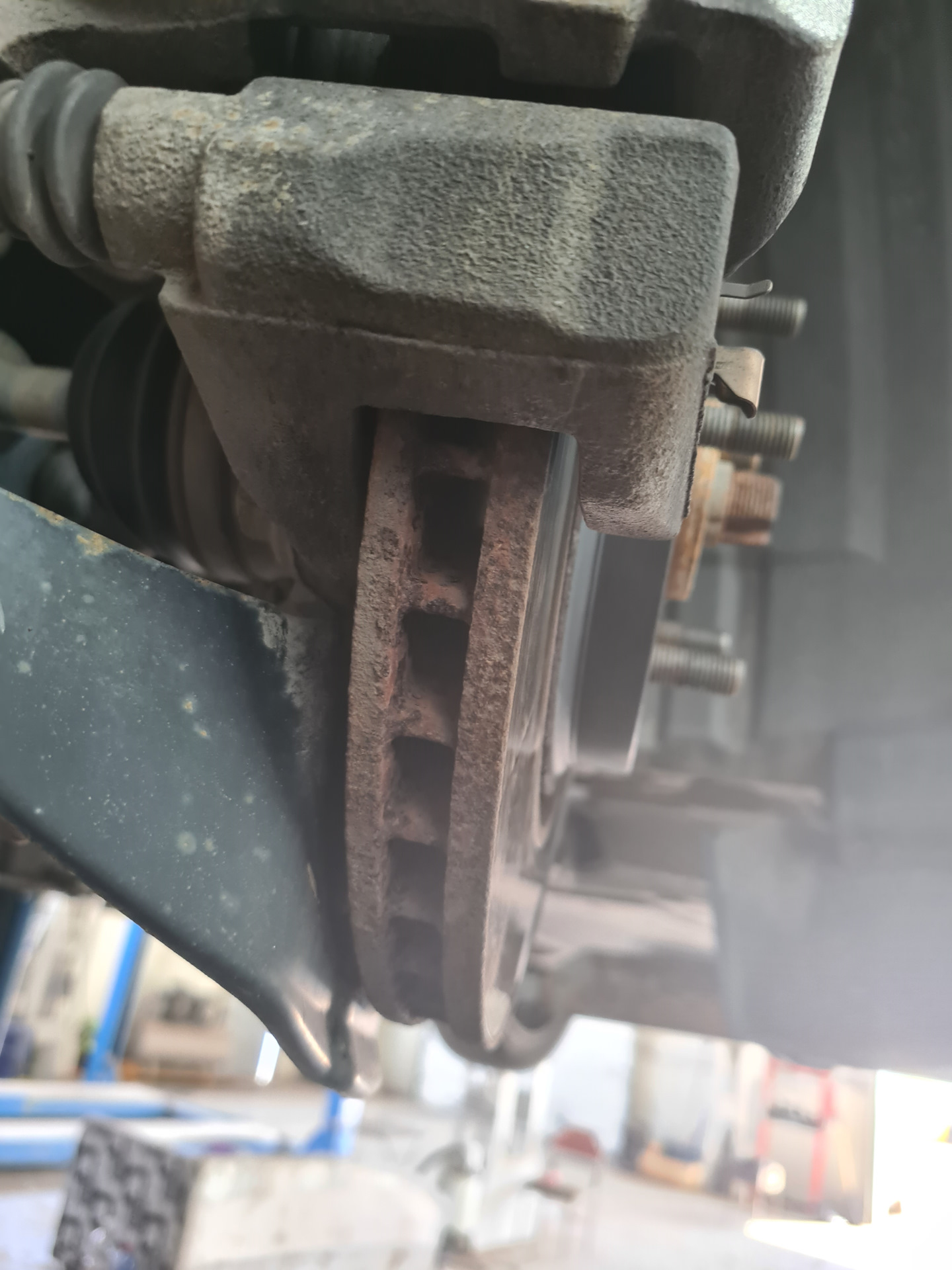 Замена тормозных дисков и колодок — Lexus RX (4G), 3,5 л, 2017 года ...