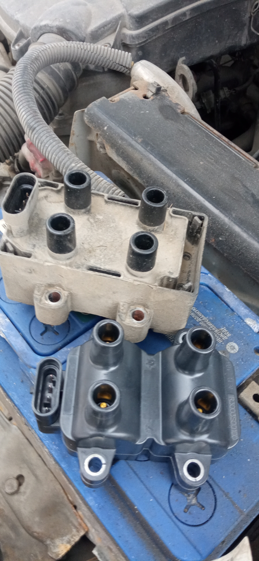 Замена к@тюхи з@жиг@ловой — Renault Logan (1G), 1,6 л, 2008 года ...