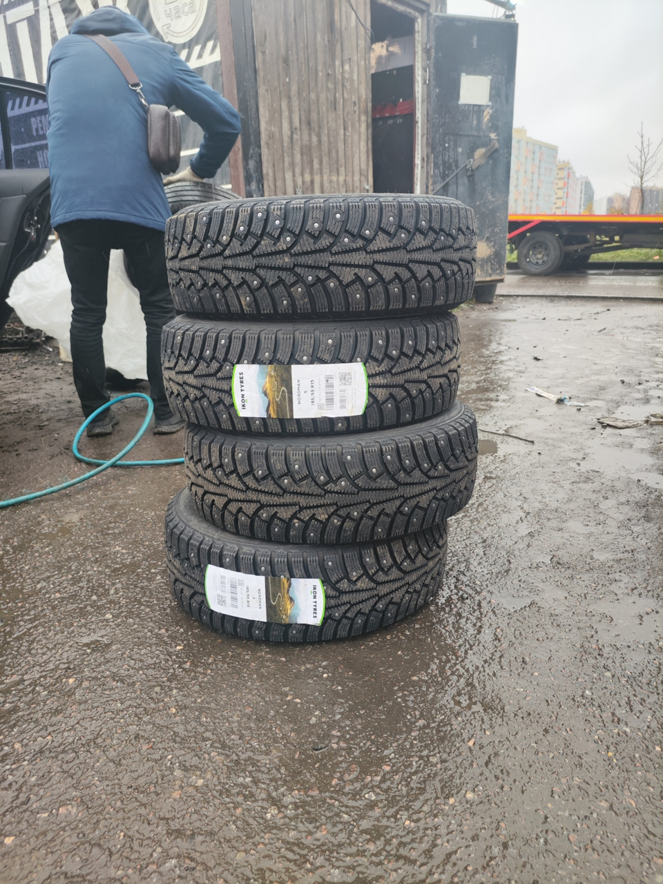 Замена шин на зиму Ikon Tyres Nordman 5 185/55 R15 — Lada Приора седан, 1,6 л, 2013 года | шины ...