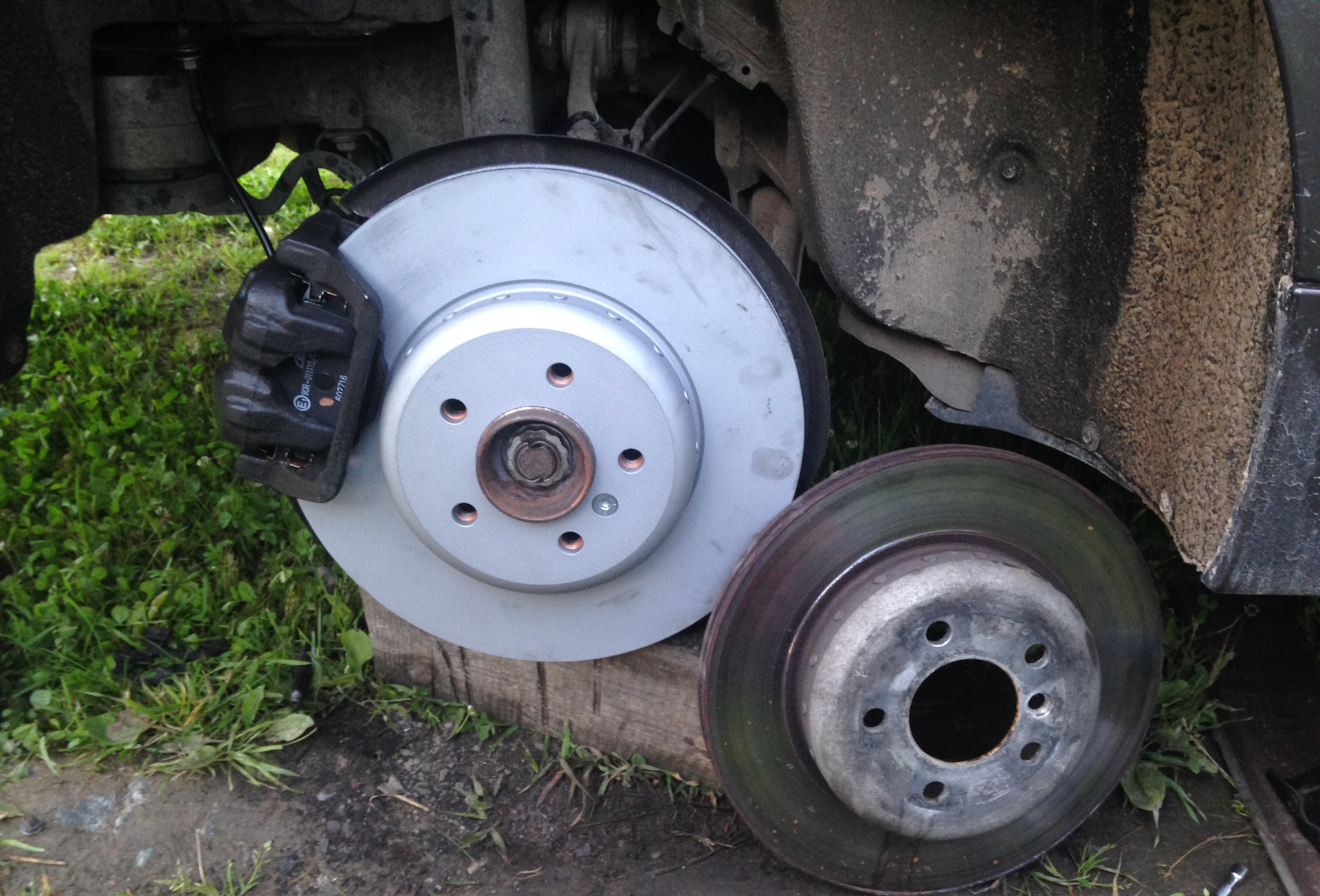 374 тормозные диски — BMW 5 series (F10), 3 л, 2011 года | тюнинг | DRIVE2