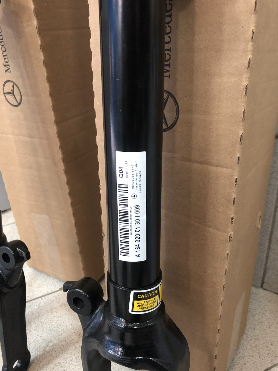 Замена амортизаторов передних + верхний правый рычаг — Mercedes-Benz M ...