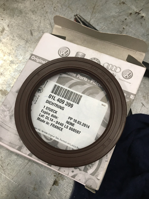 01L409399 Сальник полуоси левый КПП / VAG | Запчасти на DRIVE2