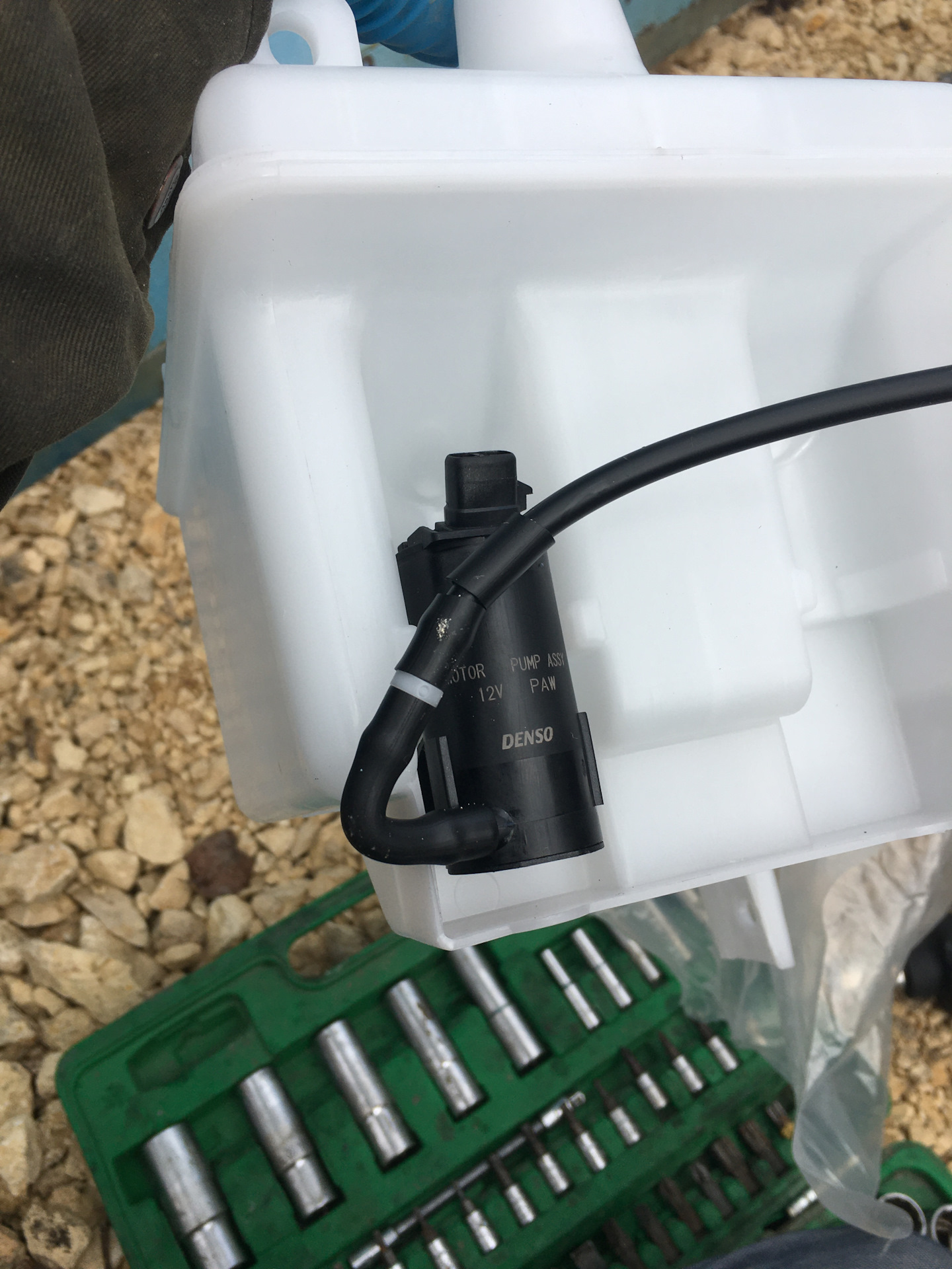 Бочек омывайки всборе — ЗАЗ Chance, 1,4 л., 2012 года | своими руками ...