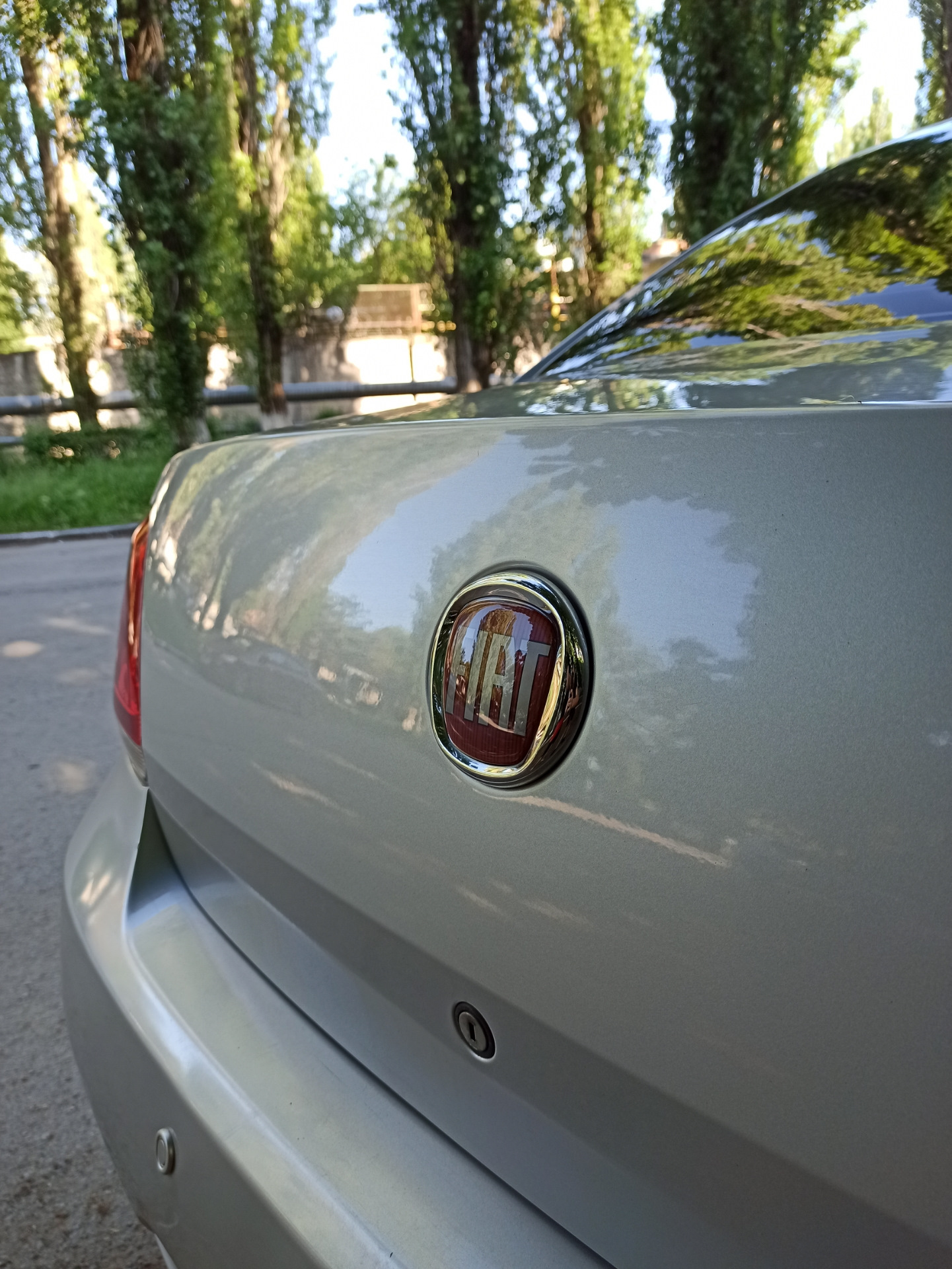 Обновил значки, ну или почти — FIAT Linea, 1,4 л, 2010 года | своими ...