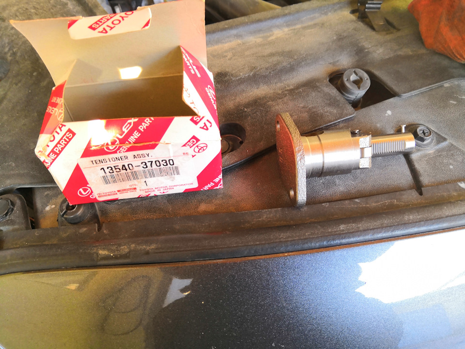 Замена масла и старого натяжителя — Toyota Corolla (140/150), 1,6 л ...