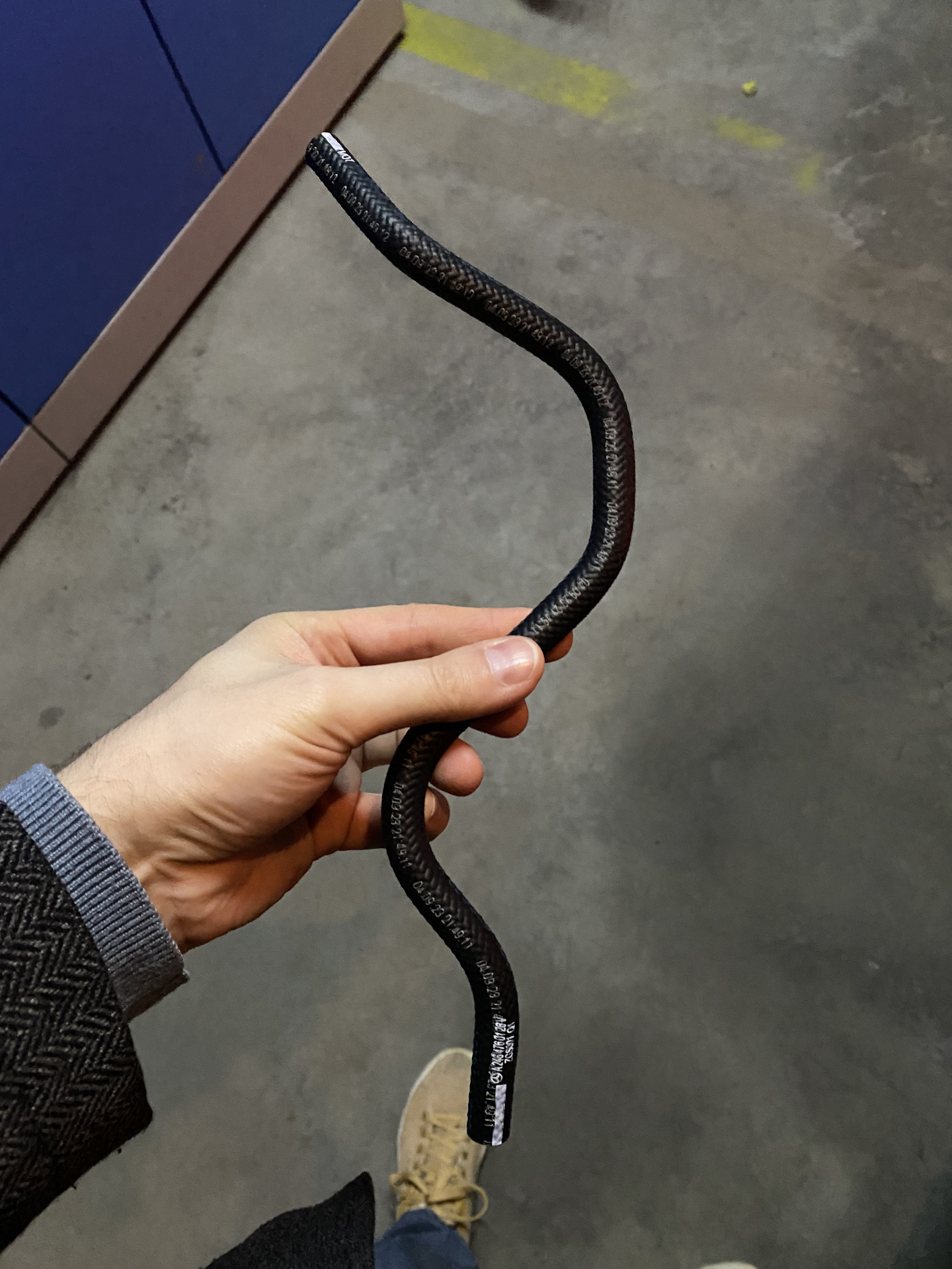 Замена топливного шланга и сайлентблока кронштейна двс — Mercedes-Benz ...