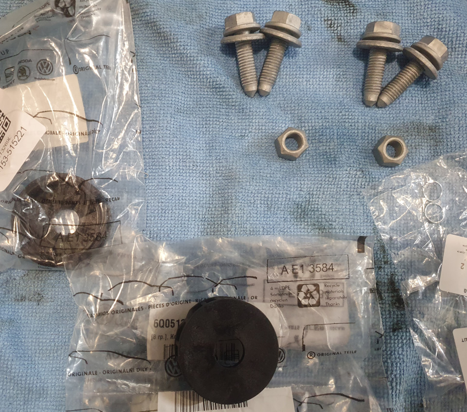 Замена задних стоек на KYB Ultra-SR 243 037, задней правой ступицы, а ...