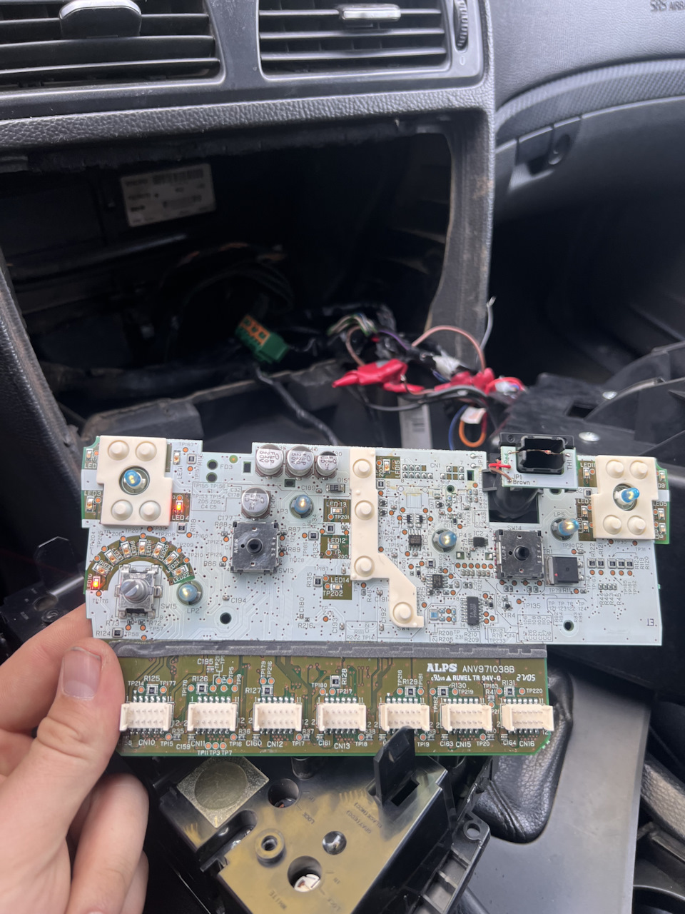 Не работает крутилка печки — DRIVE2