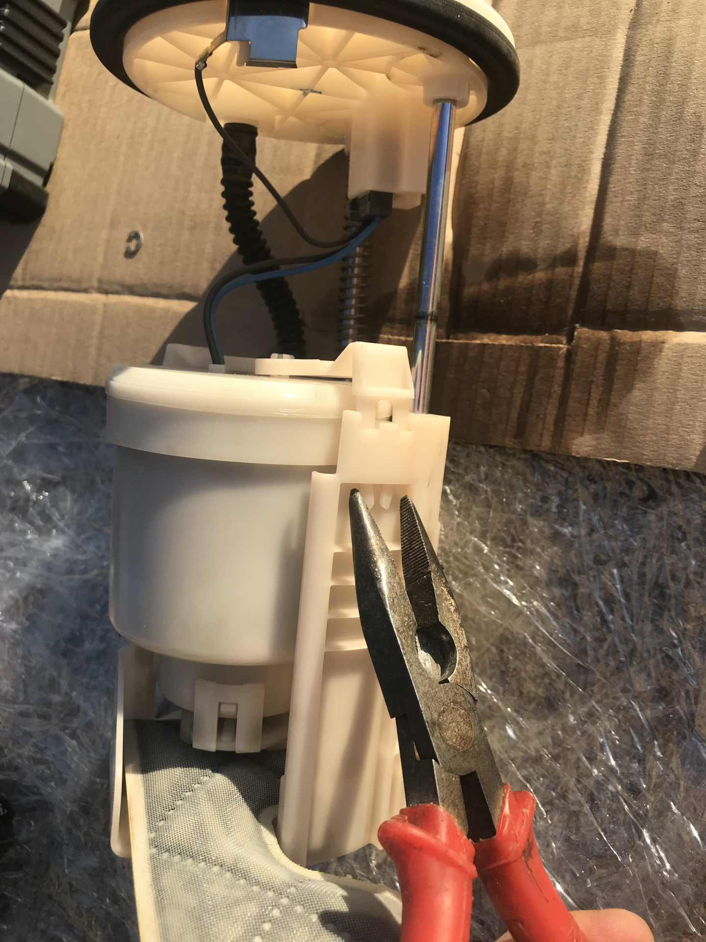 Замена бензонасоса и фильтров — Toyota Camry (XV50), 2,5 л, 2013 года ...