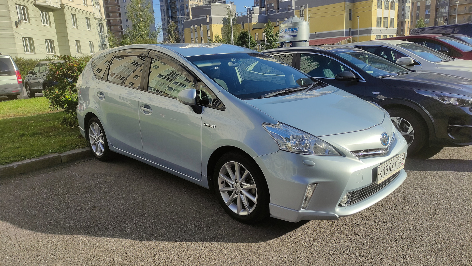 Toyota Prius Alpha 1.8 гибридный 2011 | AlphaLife на DRIVE2