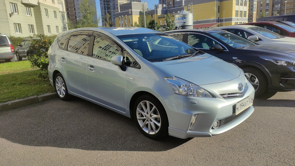 Toyota Prius Alpha 1.8 гибридный 2011 | AlphaLife на DRIVE2