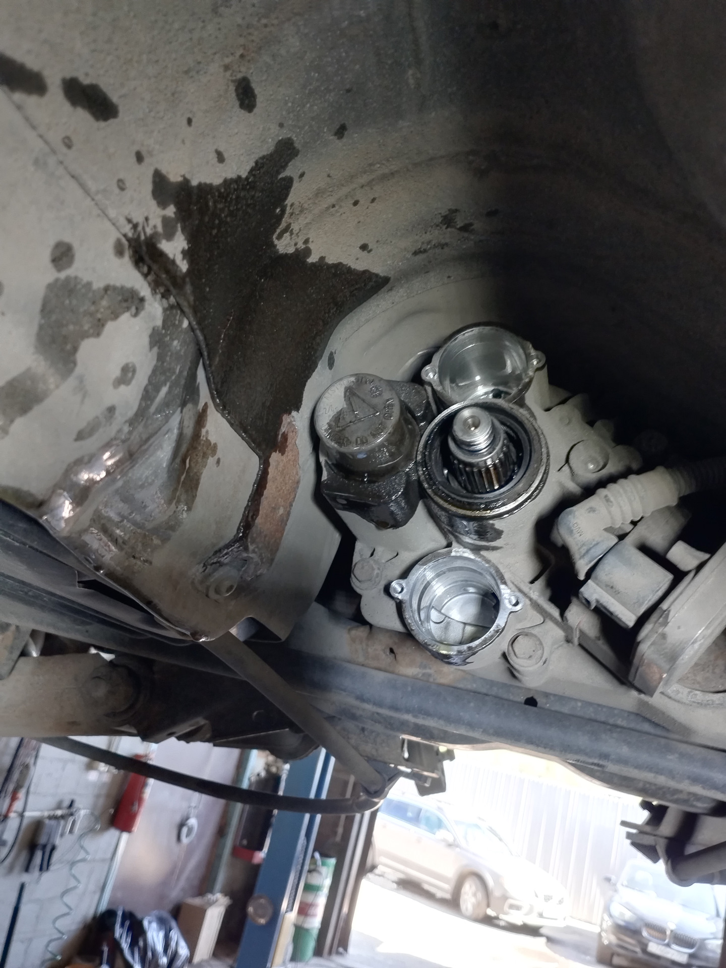 Замена масла в халдекс — Volvo XC90 (1G), 2,5 л, 2012 года | плановое ...