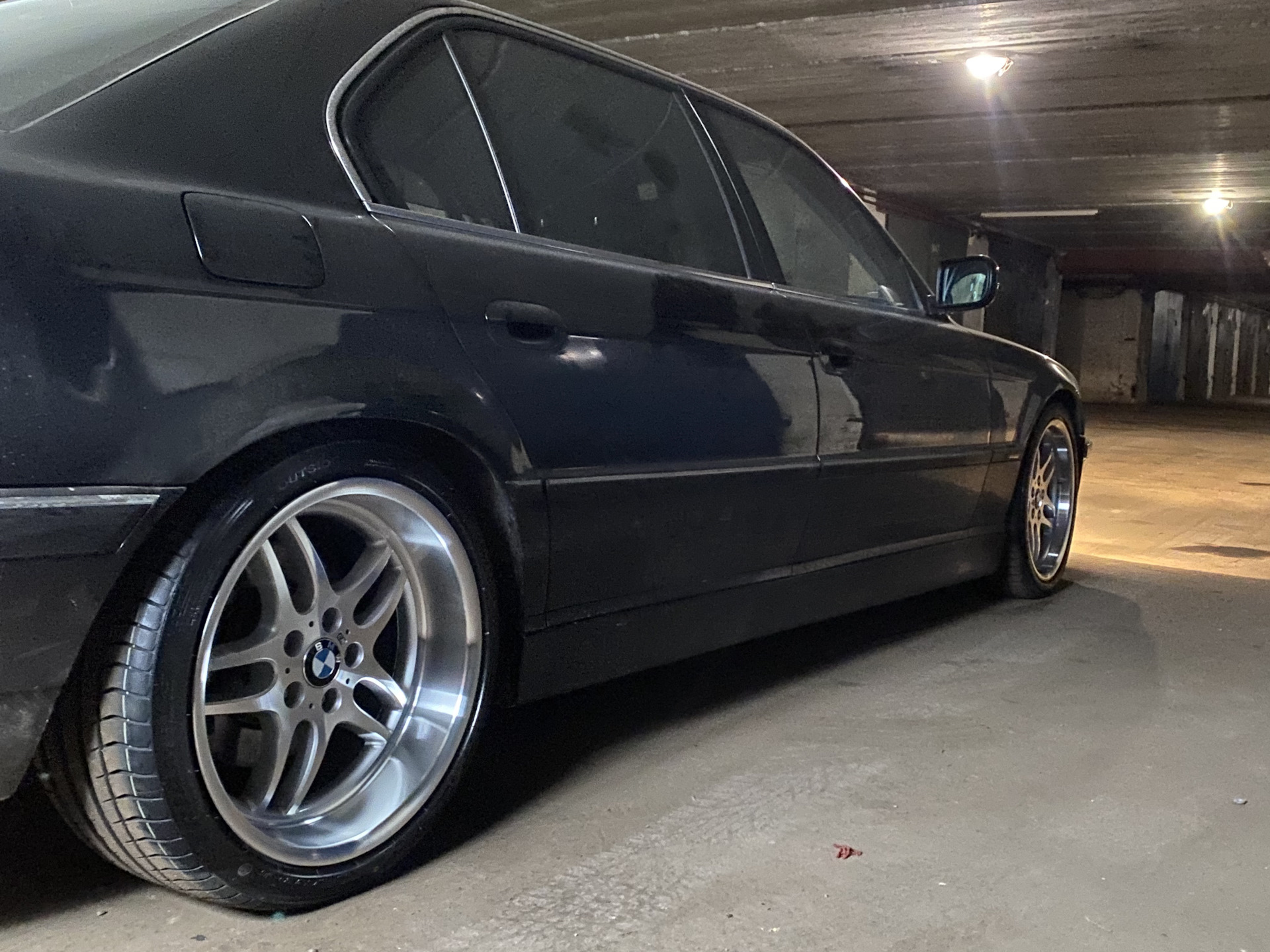 переобулся 37’ой стиль 19’’ — BMW 7 series (E38), 4,4 л, 2001 года | шины | DRIVE2