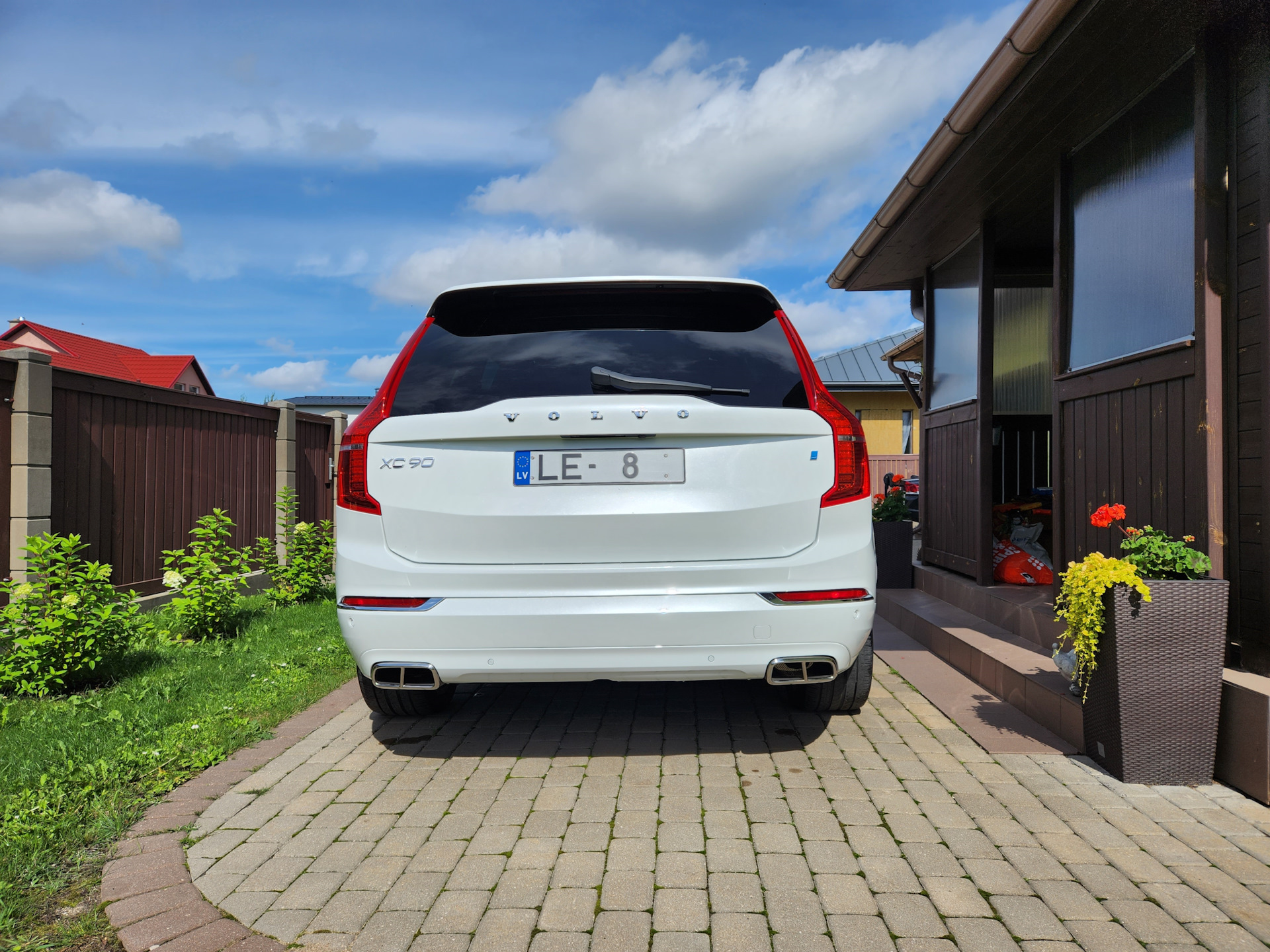 Рестайл переднего бампера, покраска задней юбки — Volvo XC90 (2G), 2 л ...
