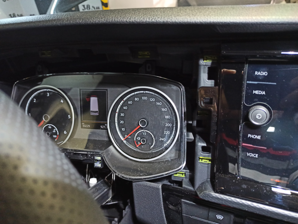 Батарейка Эра-Глонасс — Volkswagen Multivan (T6.1), 2 л, 2020 года ...